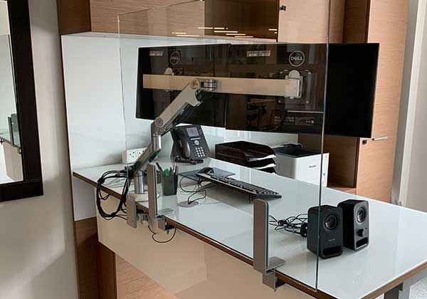 Modular Glass Desk Screens for Offices